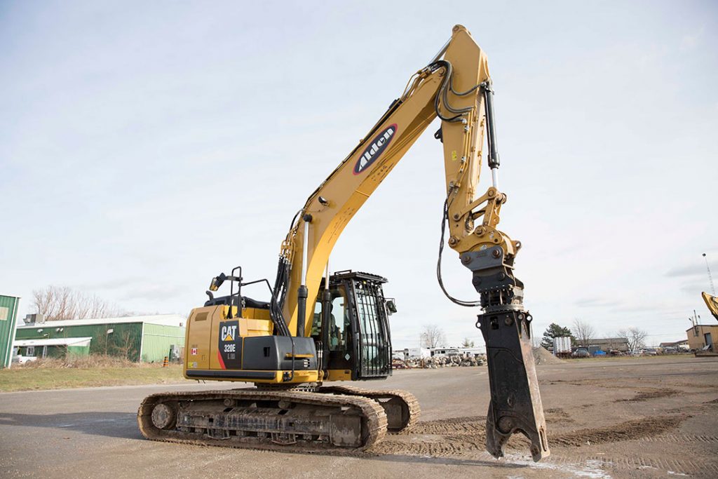 CAT® 320ELRR Reduced Radius Excavator - Alden Rents - Equipment Rentals